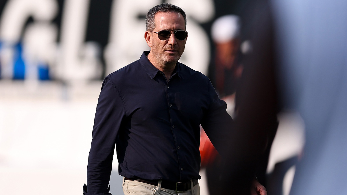 The ‘balance’ that led Eagles GM Howie Roseman to trade for Sam Howell ...