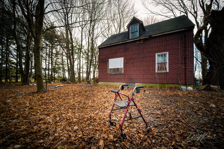 I Cleaned and Organized a Bedroom in this Cat Lady's Abandoned House