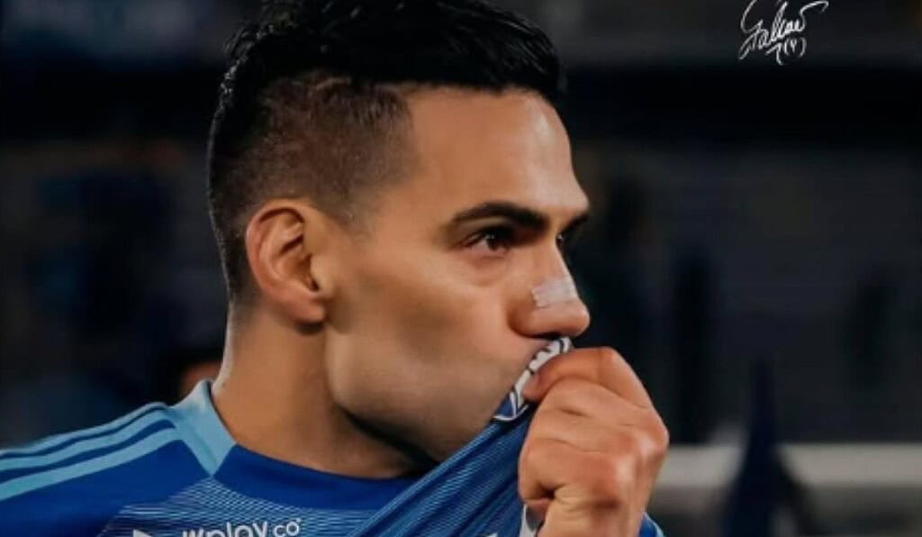 ¿Quiénes son los futbolistas de élite que aún no encuentran equipo ...