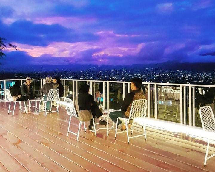 Rekomendasi Tempat Nongkrong di Garut dengan View Perbukitan, Pas Buat ...