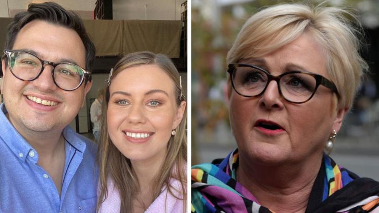 Judge awards $341,000 in Higgins, Reynolds feud