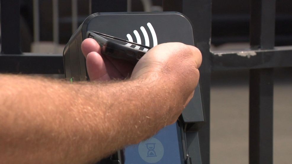 Iowa Hawkeyes introduce tap-to-enter technology at Kinnick Stadium