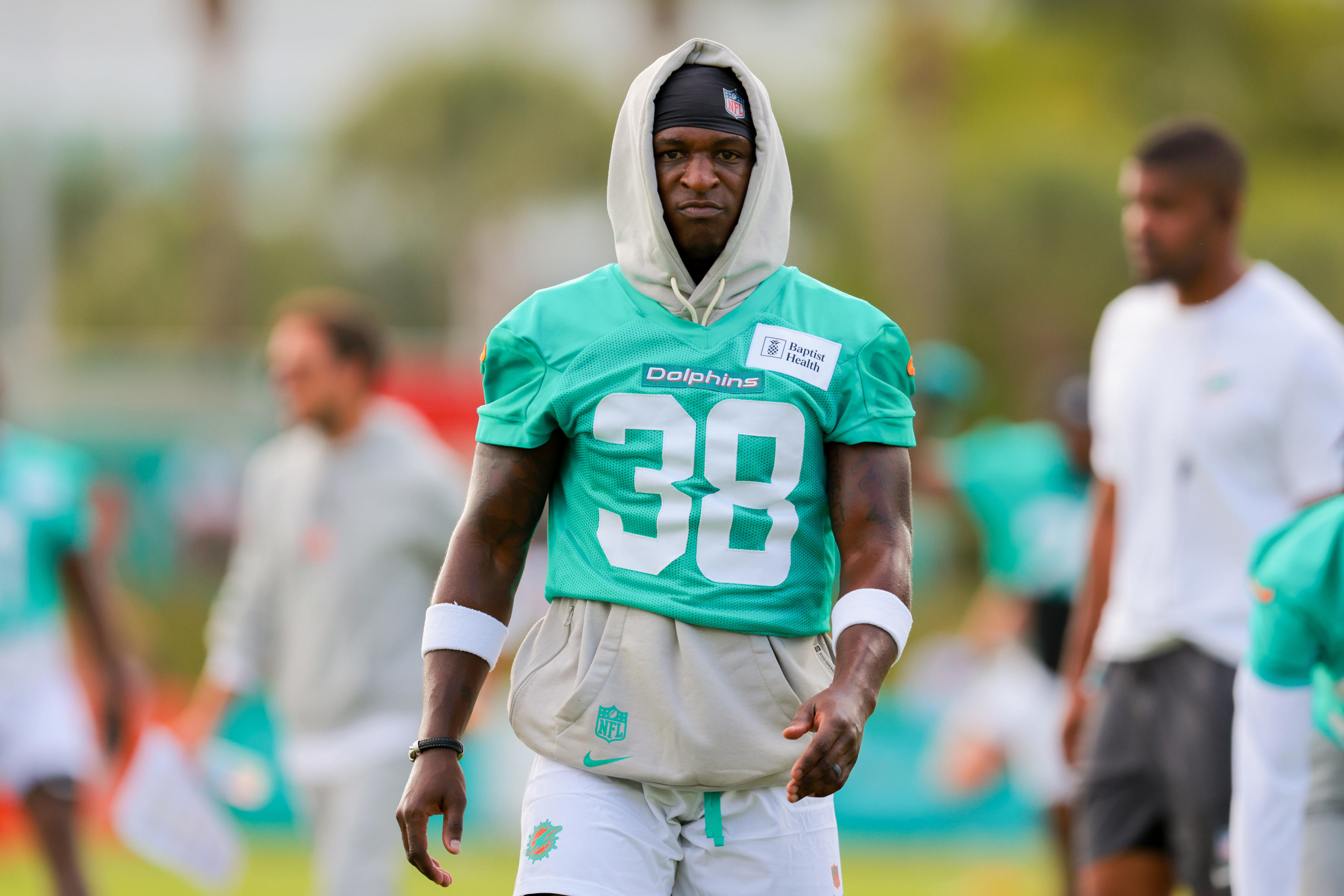 Cornerback cut by Dolphins may land with their Week 1 opponent, per report