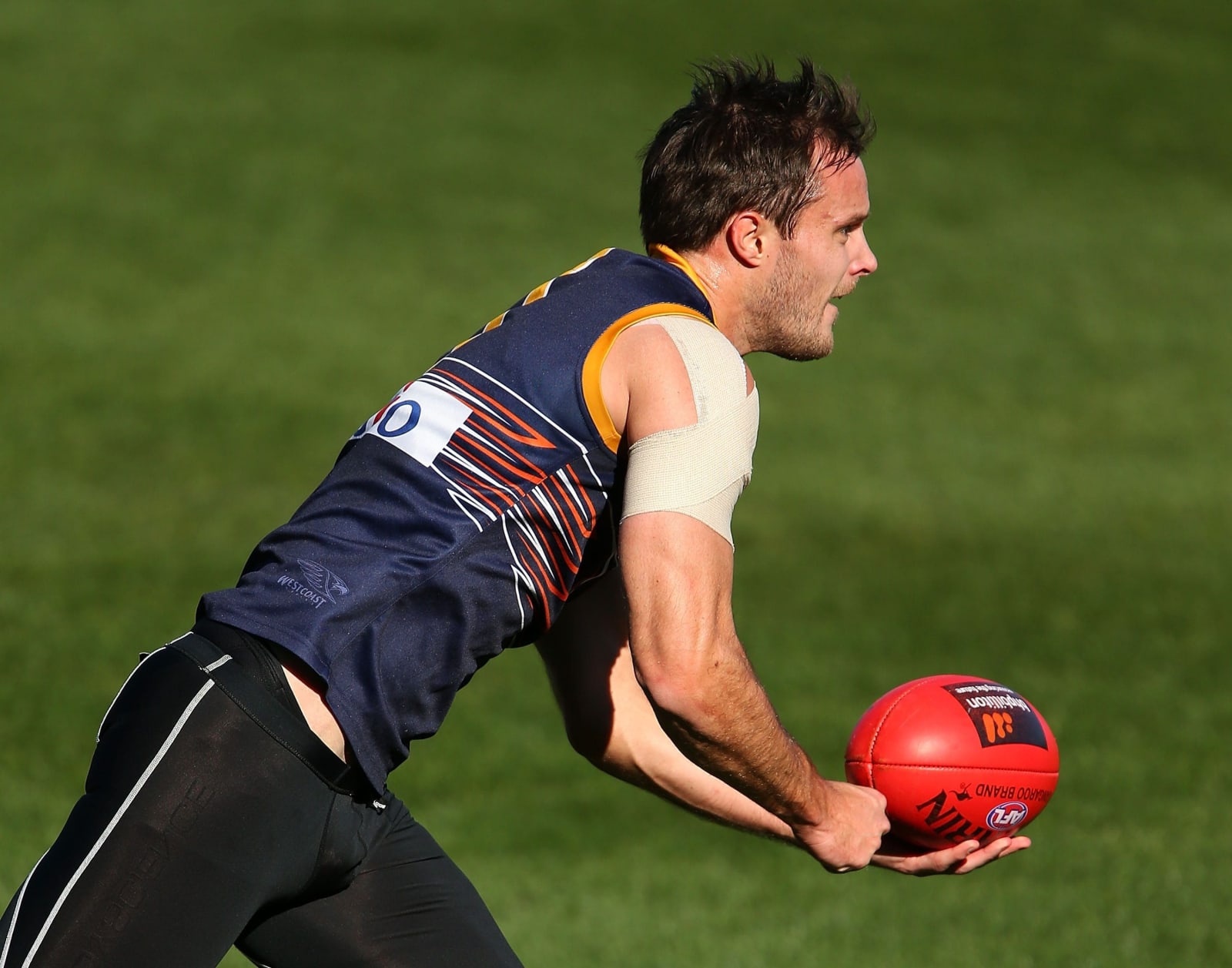 “Historic day” for AFL: Former Eagle becomes first openly bisexual player
