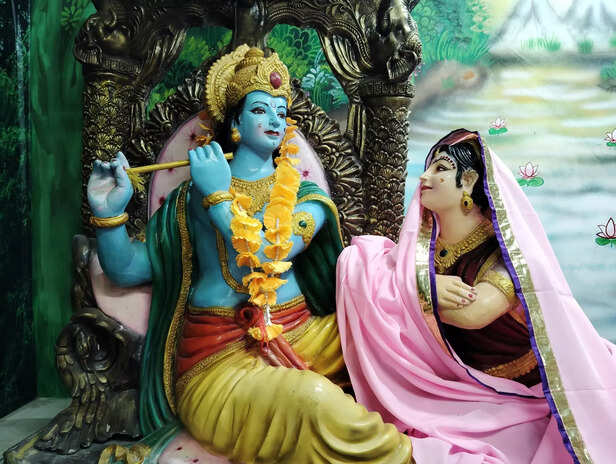 7 Krishna Lessons on Why Some Loves Are Meant to Stay Unfinished