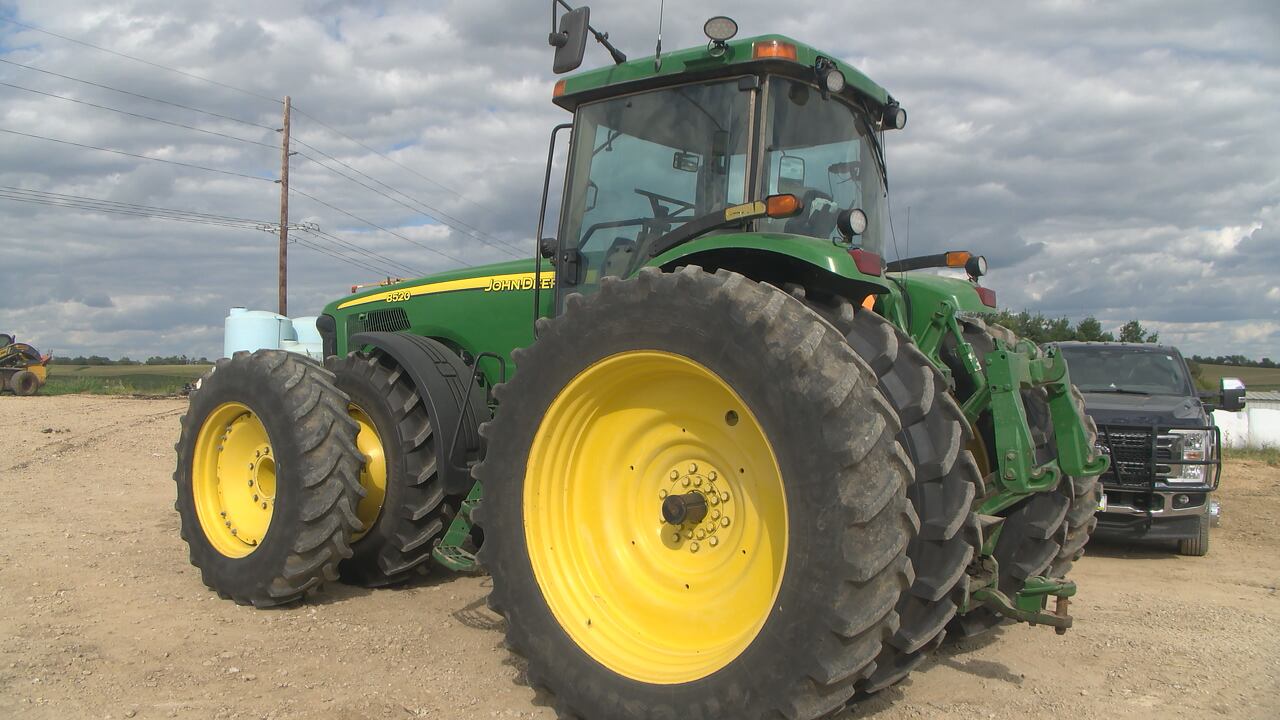 John Deere launching new repair service but mechanic warns of equipment ...