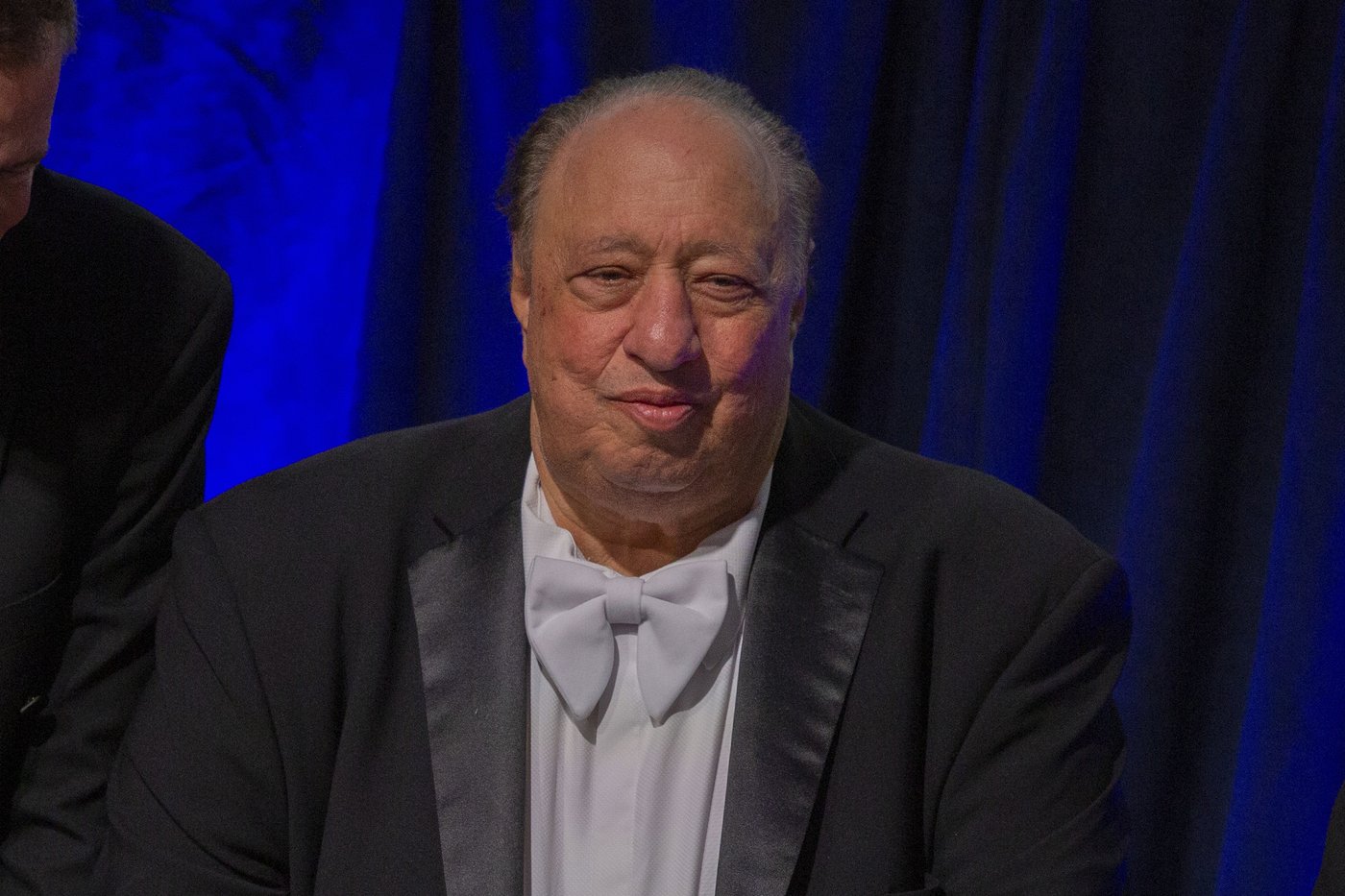 U.S. billionaire tells why he's helping fund court fight to stop B.C. ostrich cull