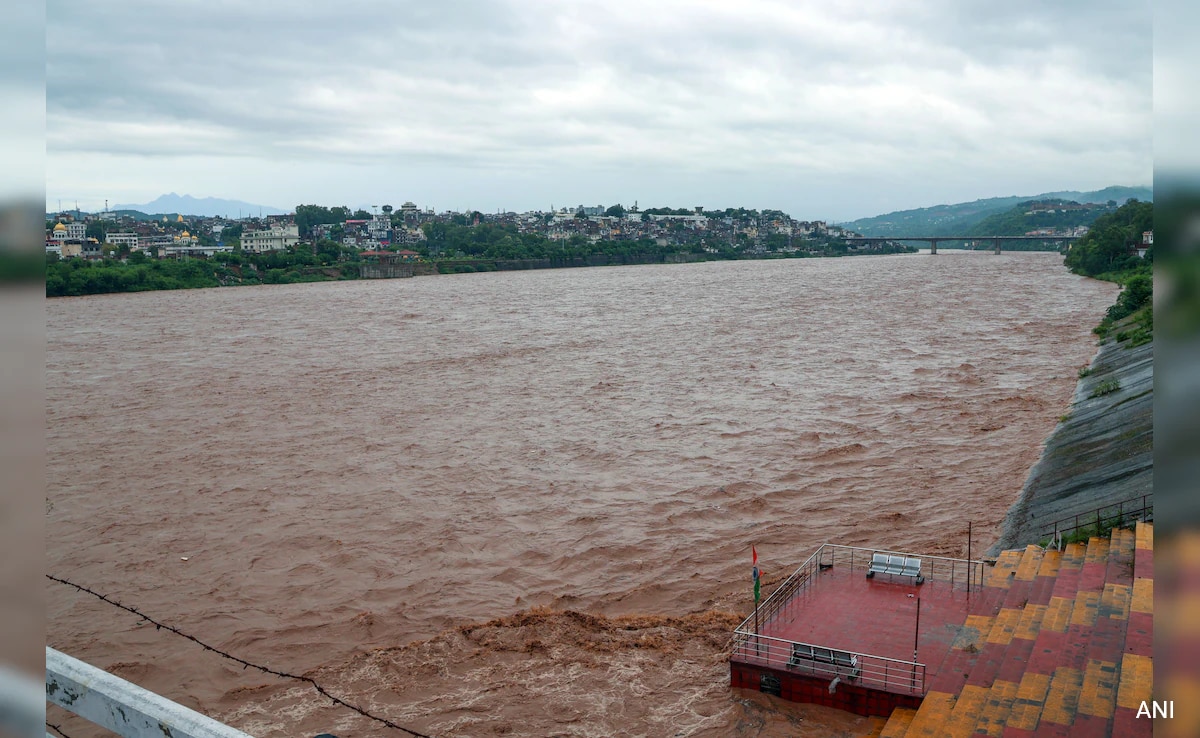 India Issues Fresh Flood Alerts On 'Humanitarian Grounds' To Pakistan Over Tawi River Overflow