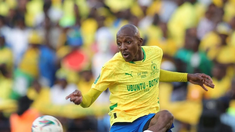 Bafana Bafana's Hugo Broos brokers Khuliso Mudau's return to training ahead of qualifiers
