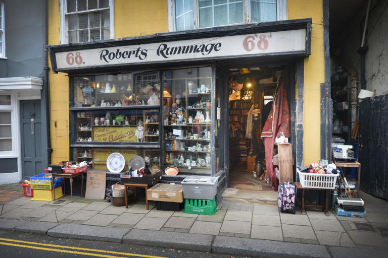 Half price sale in last few days before iconic Hastings Old Town shop ...