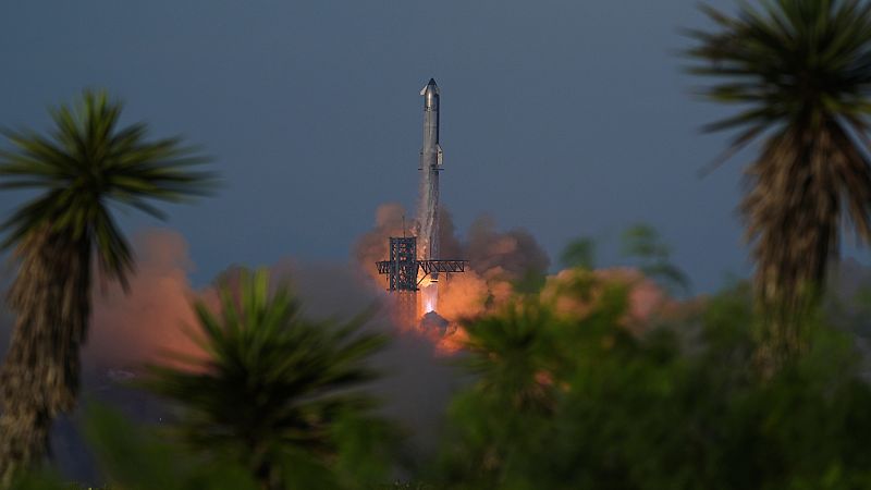 SpaceX pulls off Starship rocket launch, deploying dummy satellites ...