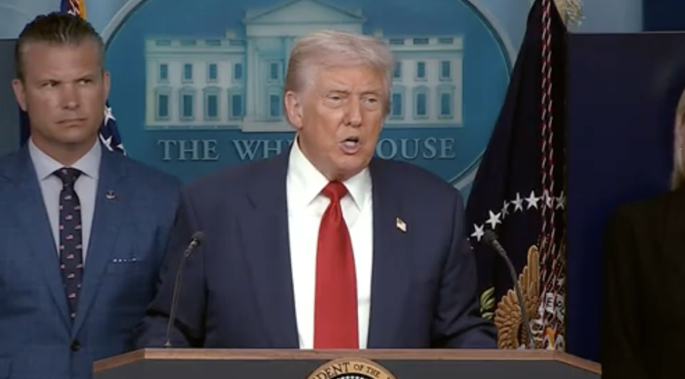 'It's Super-Duper Advanced': Trump Displays His Incompetence, Lectures ...