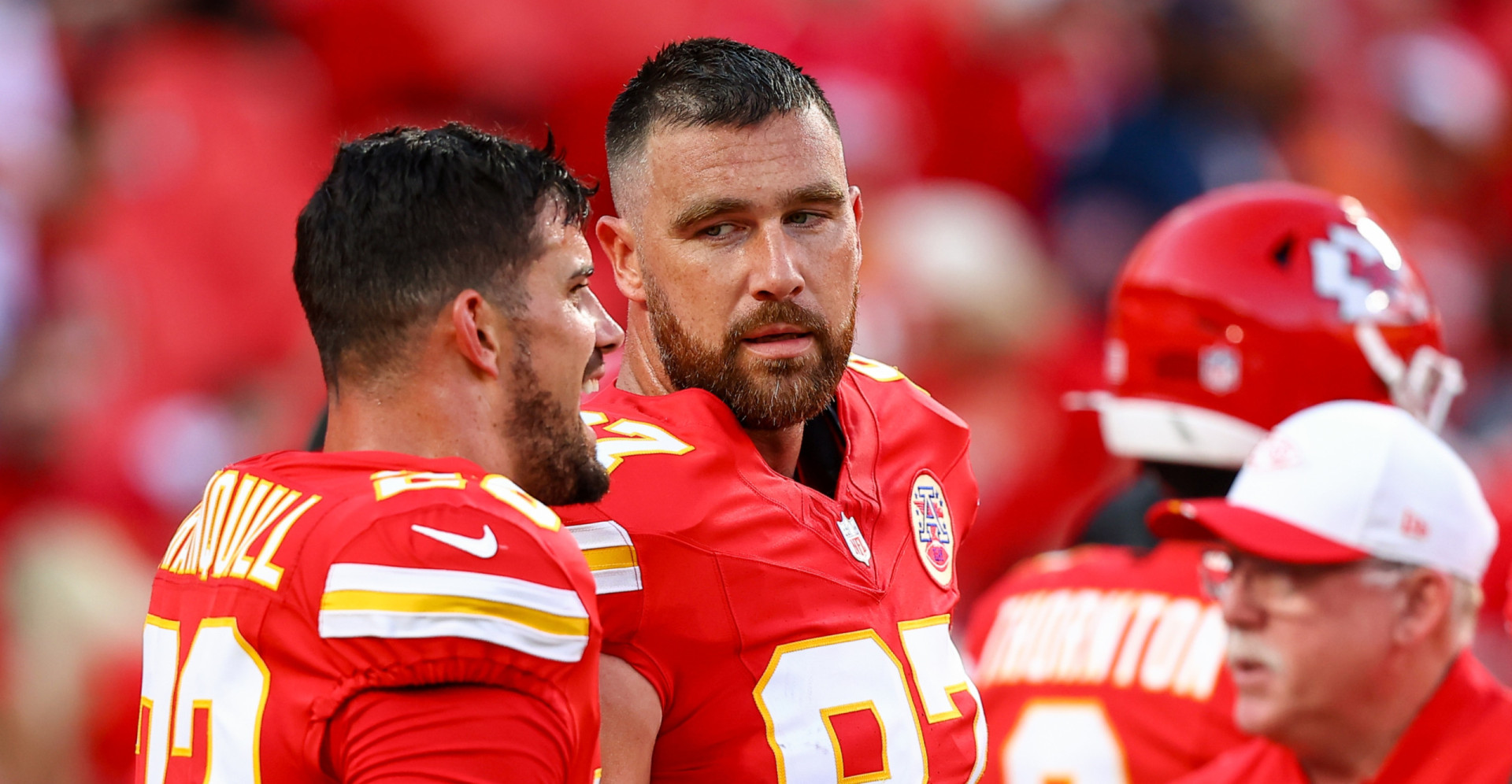 30 NFL players who are both talented and attractive