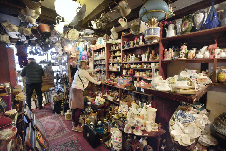 Half price sale in last few days before iconic Hastings Old Town shop ...