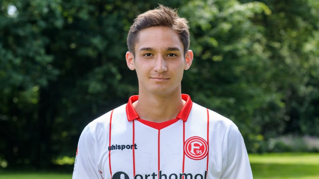 ドイツ2部でもプレーした28歳MF、地元沖縄のJFLチーム加入が決定！「約17年ぶりに沖縄に戻ってきました」