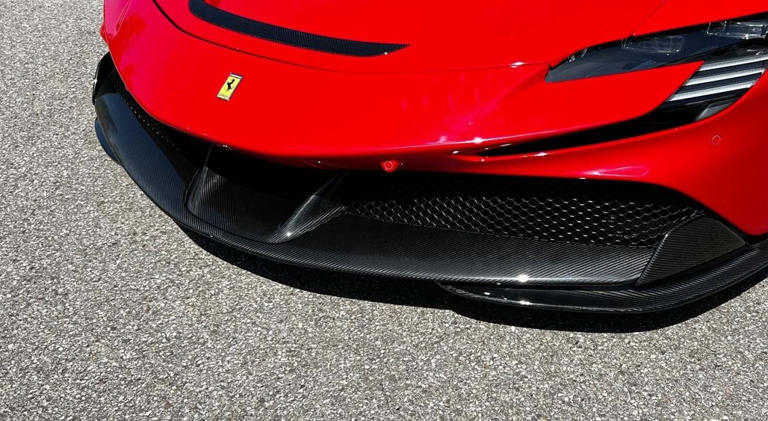 Ferrari brevetta un sistema salva-splitter: niente paura sui cordoli