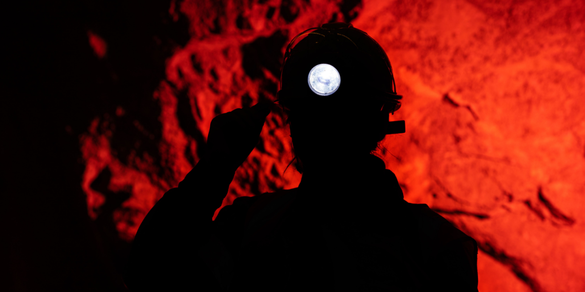 Russian strike on Ukraine traps 146 miners underground, kills one