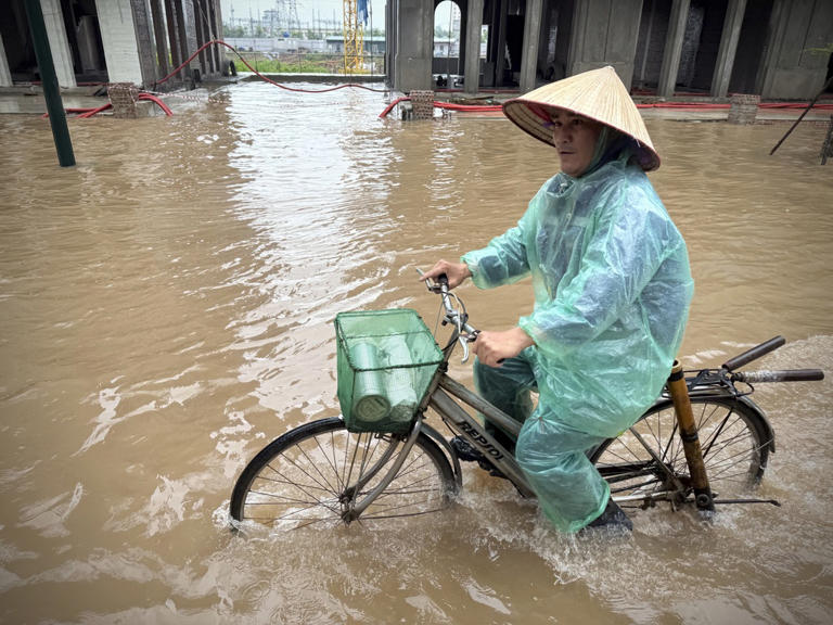 Heavy rain causes flooding, landslides and 8 deaths in Vietnam and Thailand