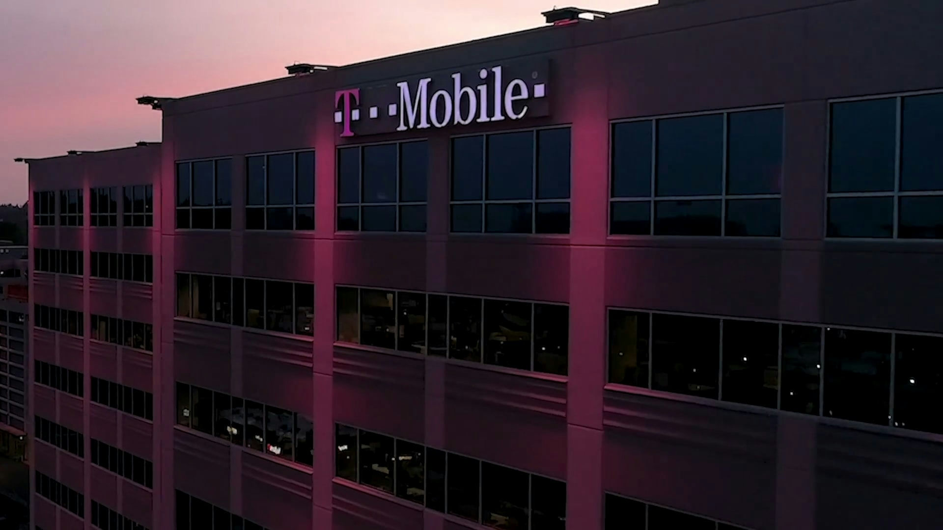 T-Mobile announces premium better value plan with perks that undercut ...