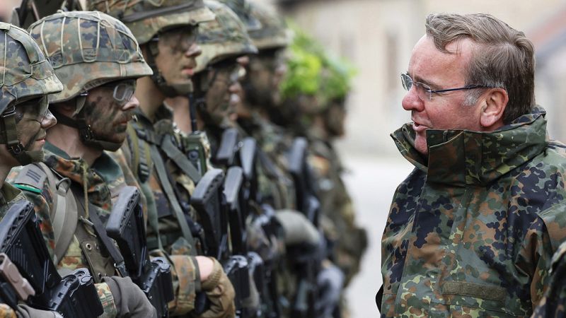German government accepts proposal to encourage voluntary military service