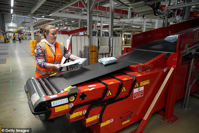 Royal Mail delivers postbox of the future: Solar-powered design will ...