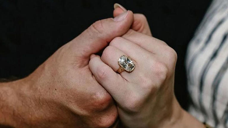 Everything you need to know about Taylor Swift’s engagement ring