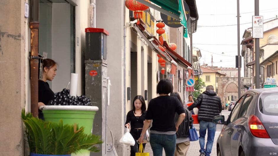 Prato: Chinese workers transform Italy's fast fashion hub