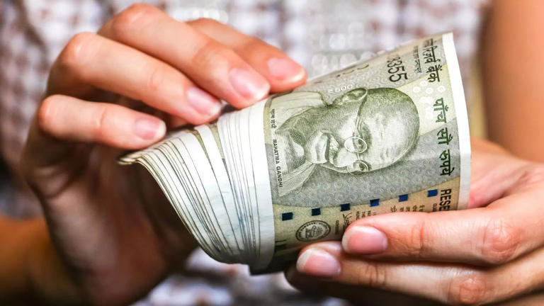 Power Of Rs 11 Lakh Lump Sum Investment: How Long To Build A Rs 9 Crore ...