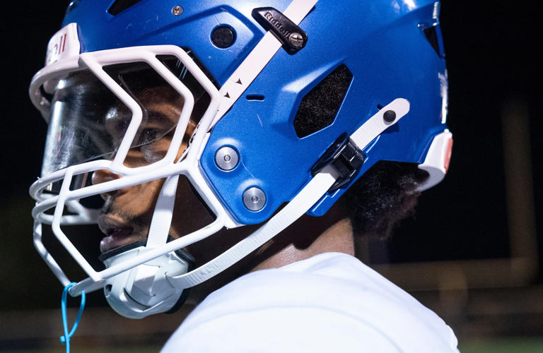 Why Andre Adams chose to stay home and play for Antioch football, what ...