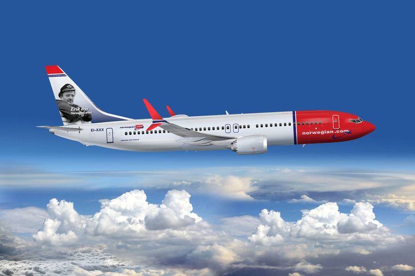Boeing 737 forced to make emergency landing following explosion during ...