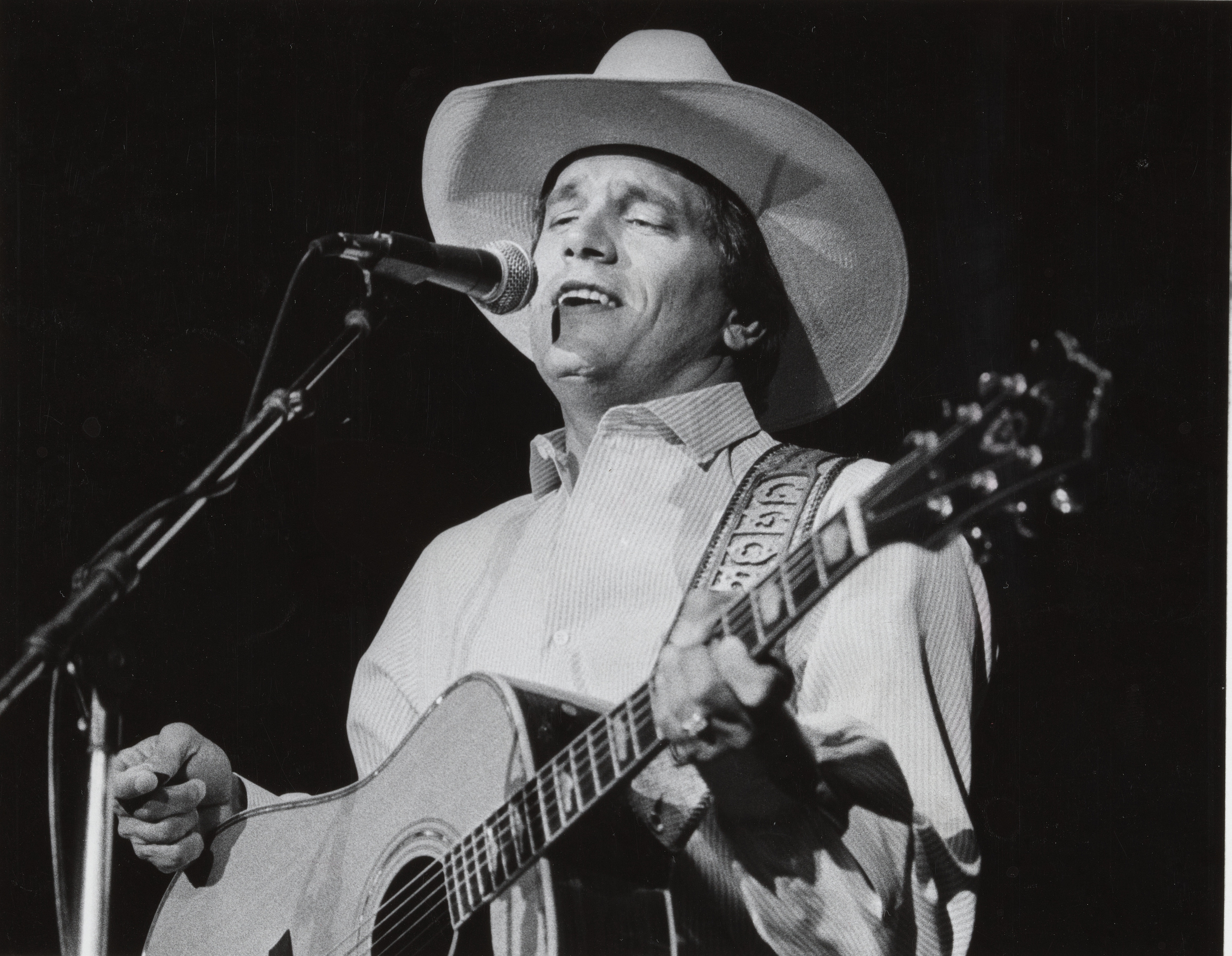 20 essential songs for your '80s country playlist