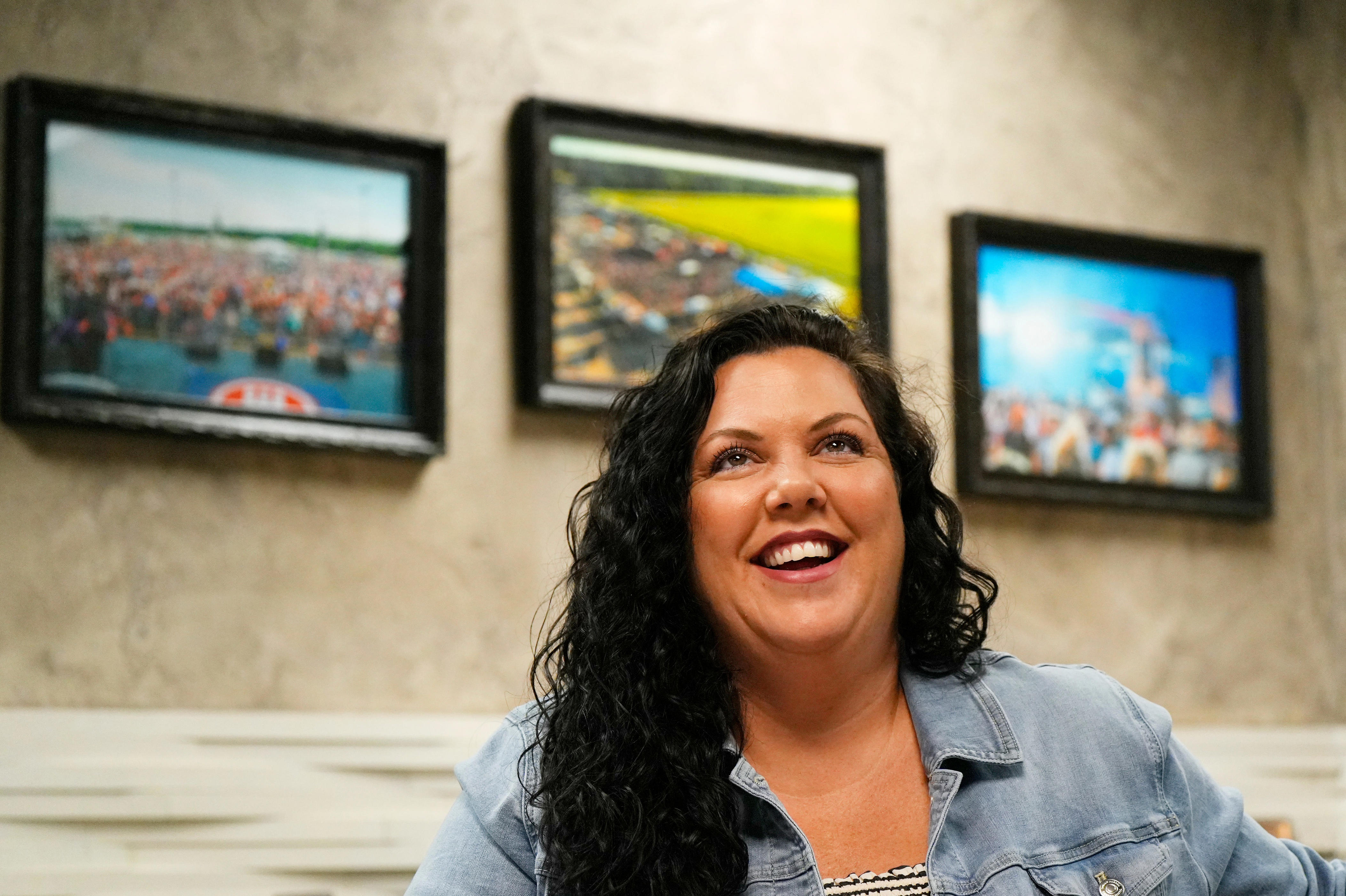 Oklahoma singer Krystal Keith, daughter of Toby Keith, singing at ...