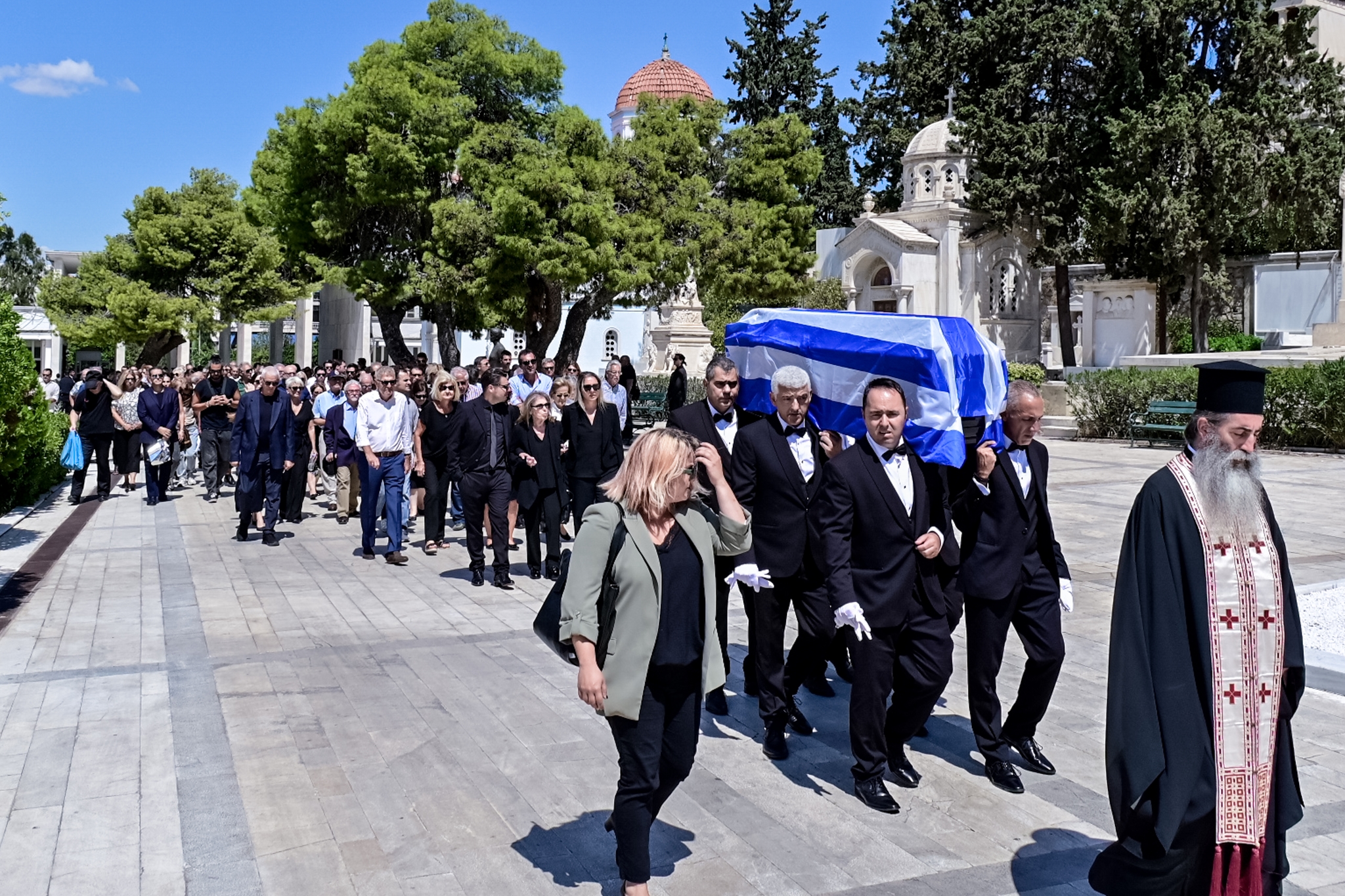 Κηδεία Δημήτρη Κωνσταντάρα: Το τελευταίο αντίο από συγγενείς και φίλους