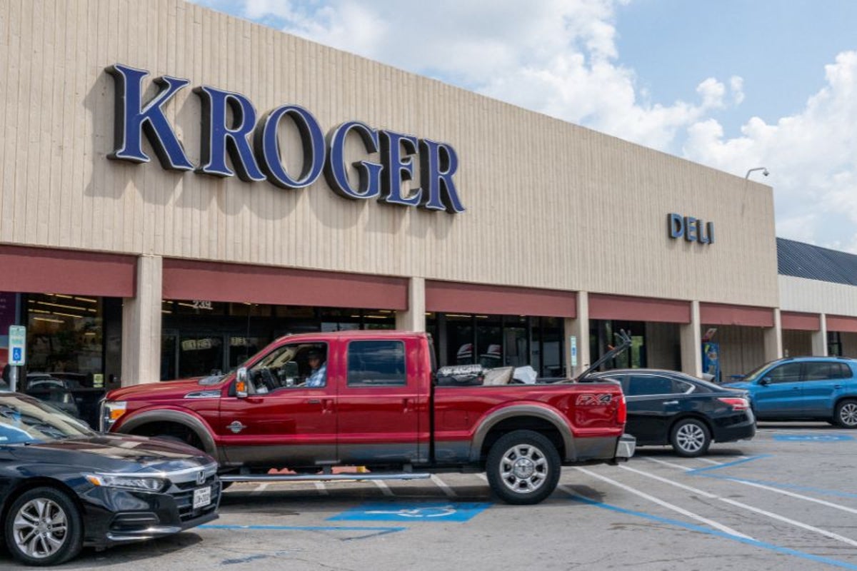 Kroger announces 1,000 layoffs ahead of 60 supermarket store closures