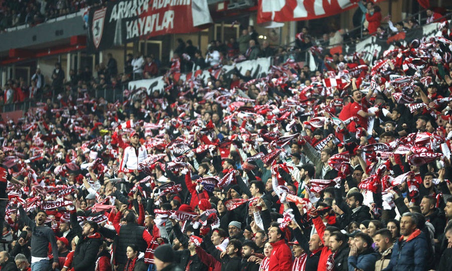 «Φρένο» UEFA και τουρκικής αστυνομίας στους οπαδούς της Σάμσουνσπορ ...