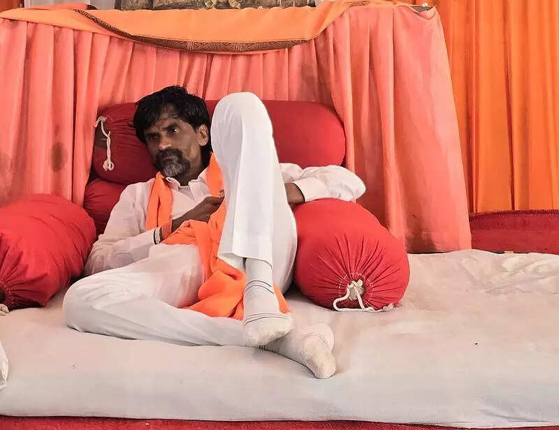 Mumbai cops allow Manoj Jarange to stage protest at Azad Maidan on Aug 29