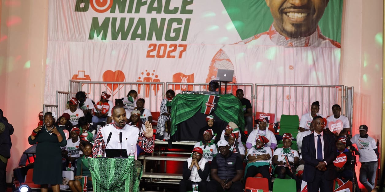 Kenya : Boniface Mwangi, célèbre activiste critique du président Ruto, candidat à la ...