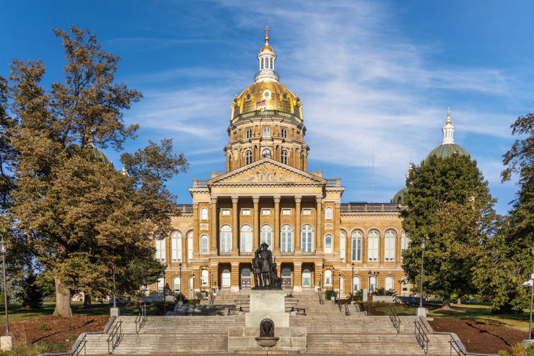 Democrats celebrate special election victory in Iowa State Senate