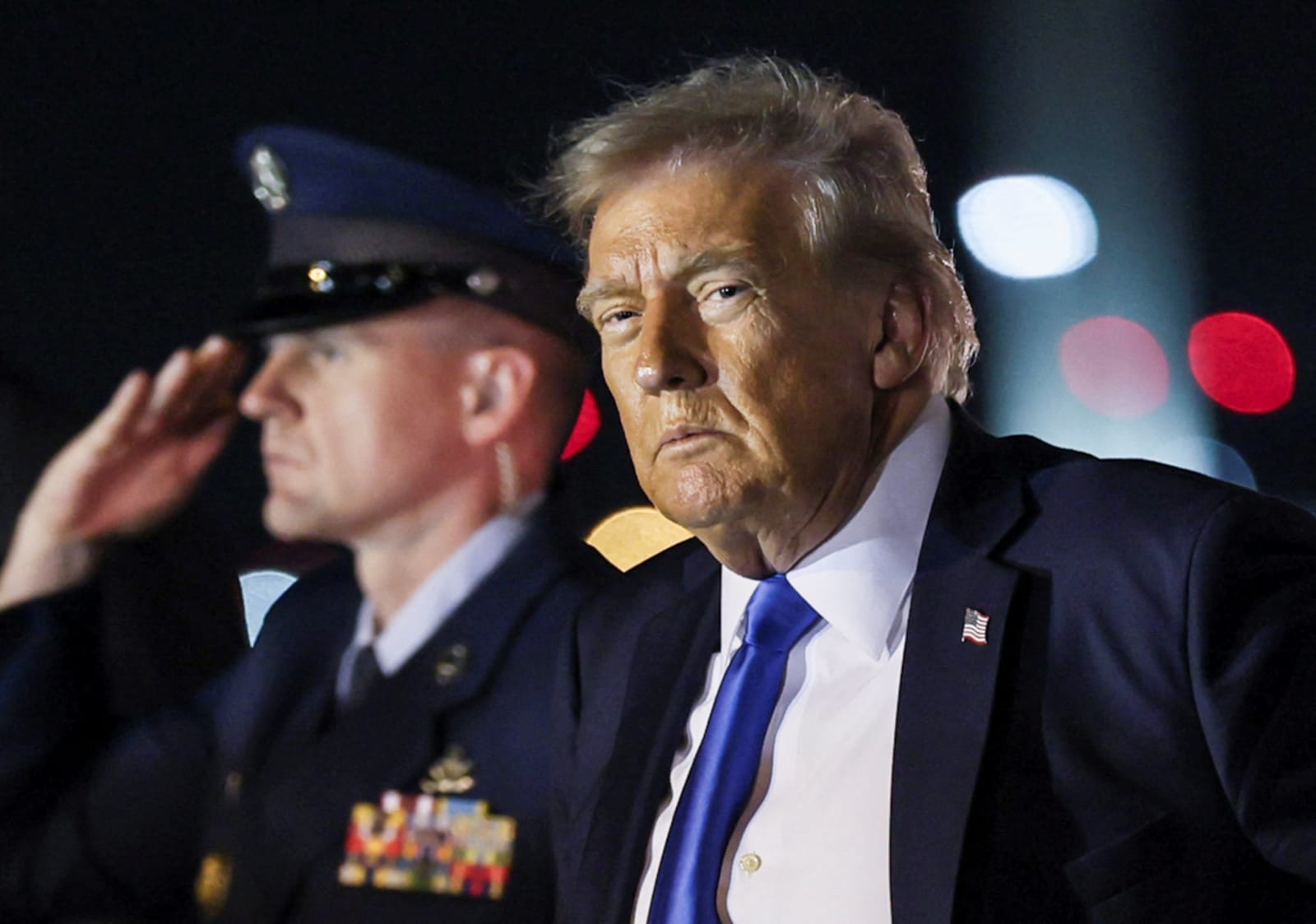 'It's delicious': Dems rejoice as 'chump' Trump sparks new right-wing ...