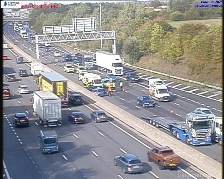 M1 M18 Sheffield Worksop: Emergency services on scene and traffic jams ...