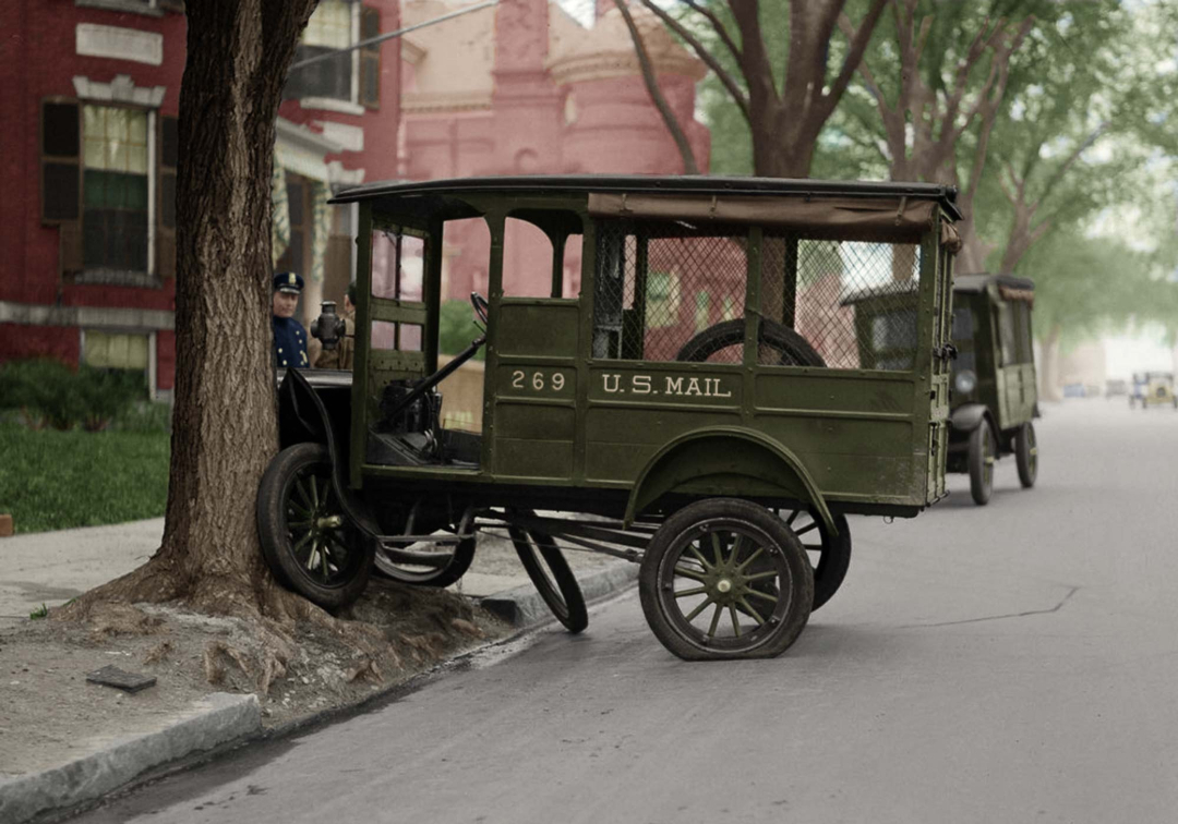 25 Colorized Photos That Offer A Glimpse Into 1925
