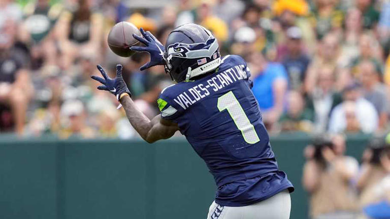 Seahawks wide receiver signs with NFC West rival after surprising cut