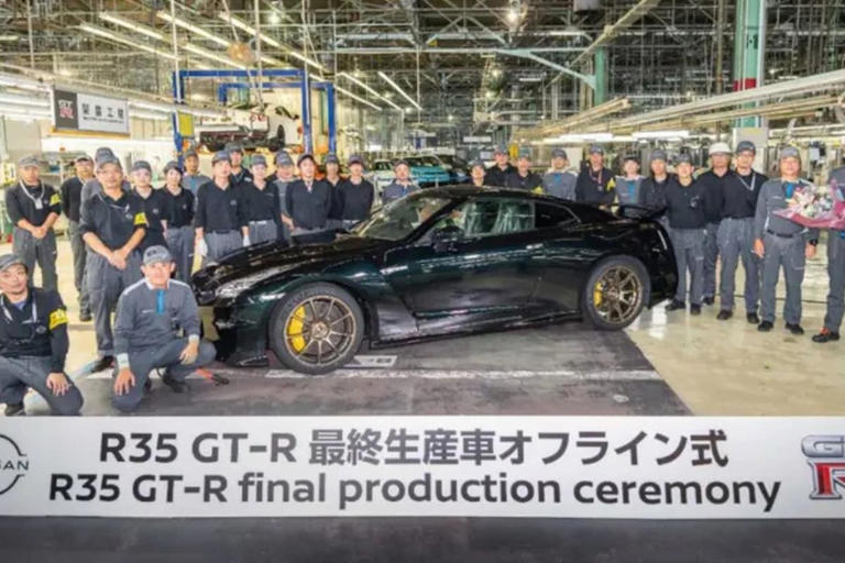 Nissan R35 GT-R 'Godzilla' Retires After 18 Years, Final Unit Rolls Off ...