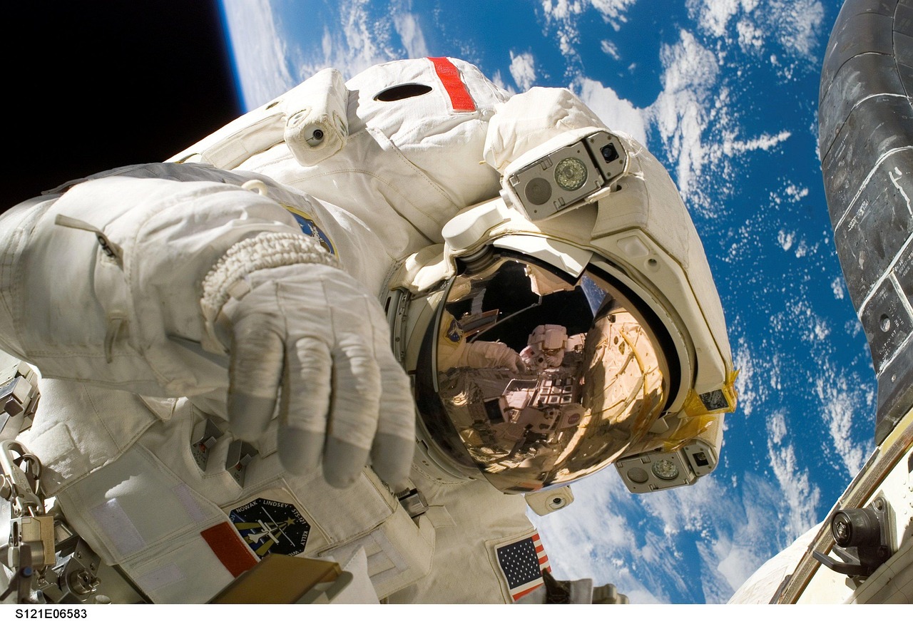 From Black Holes to Moon Landings: Debunking 10 Space Myths