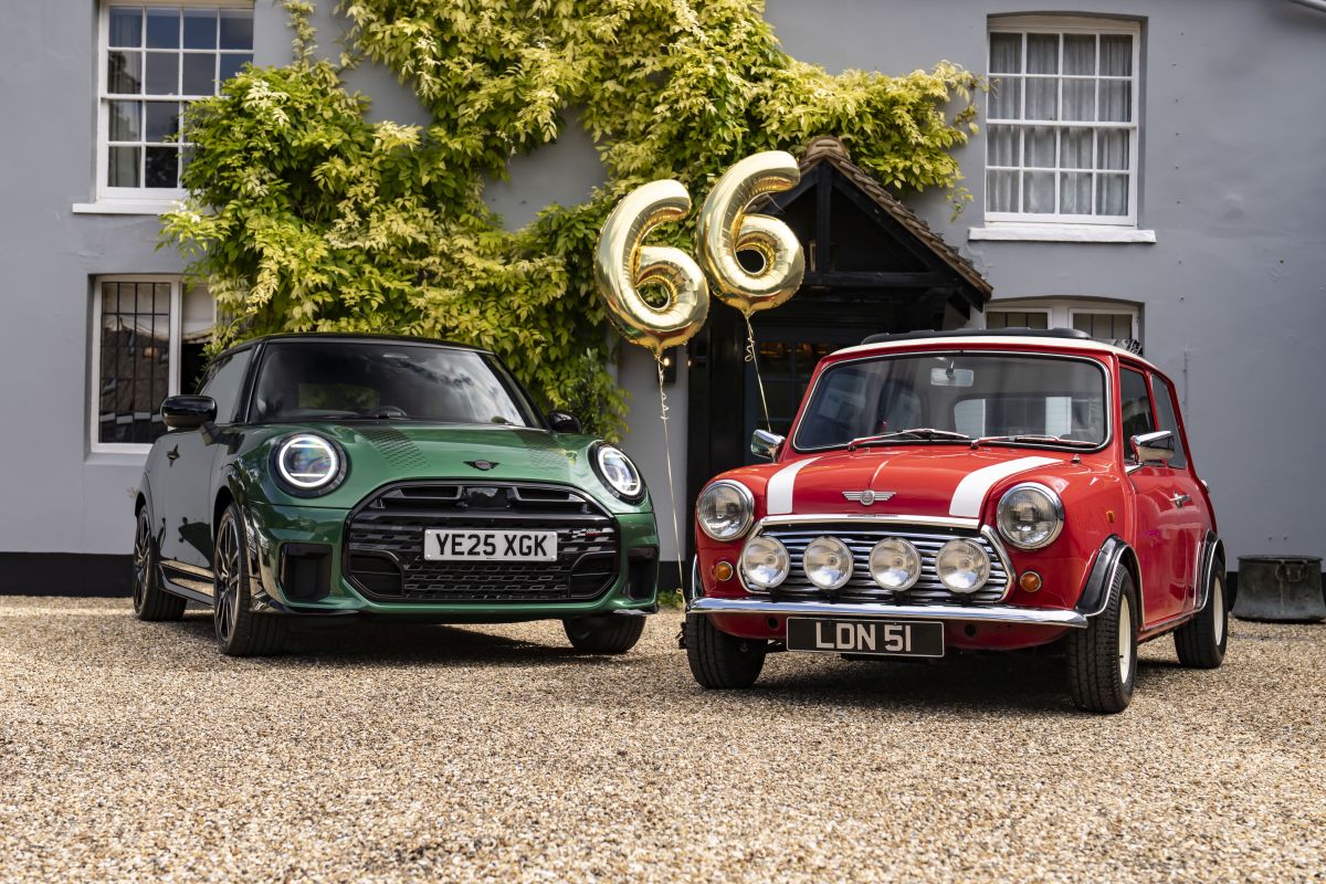 Mini 66 anni di piacere di guida, stile e individualità