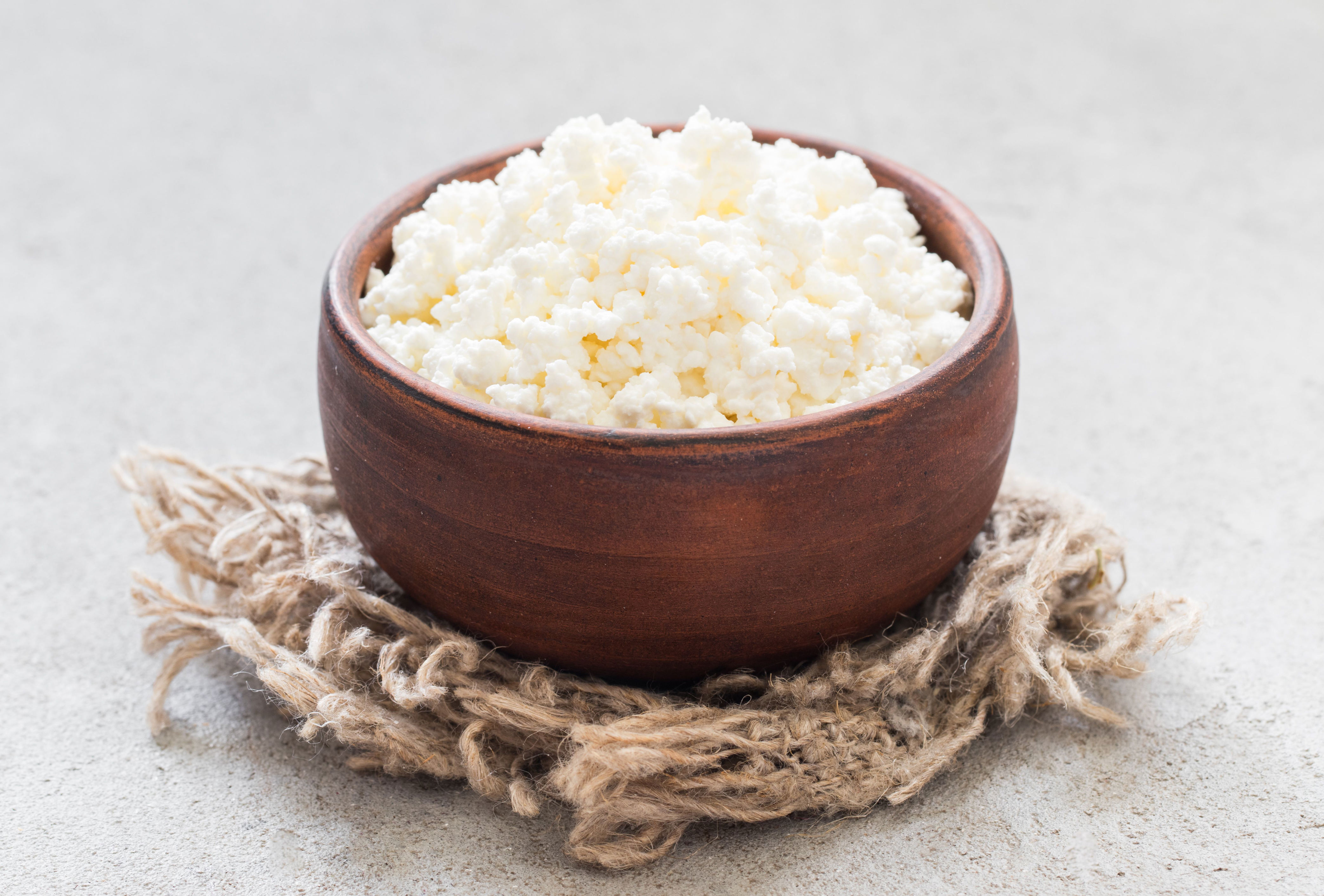 The surprising fruit you should always eat with cottage cheese