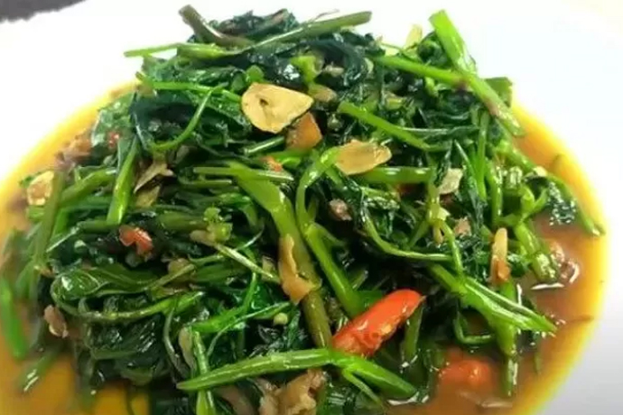 Rahasia Pinkan Mambo: Begini Resep Bikin Tumis Kangkung yang Sedap
