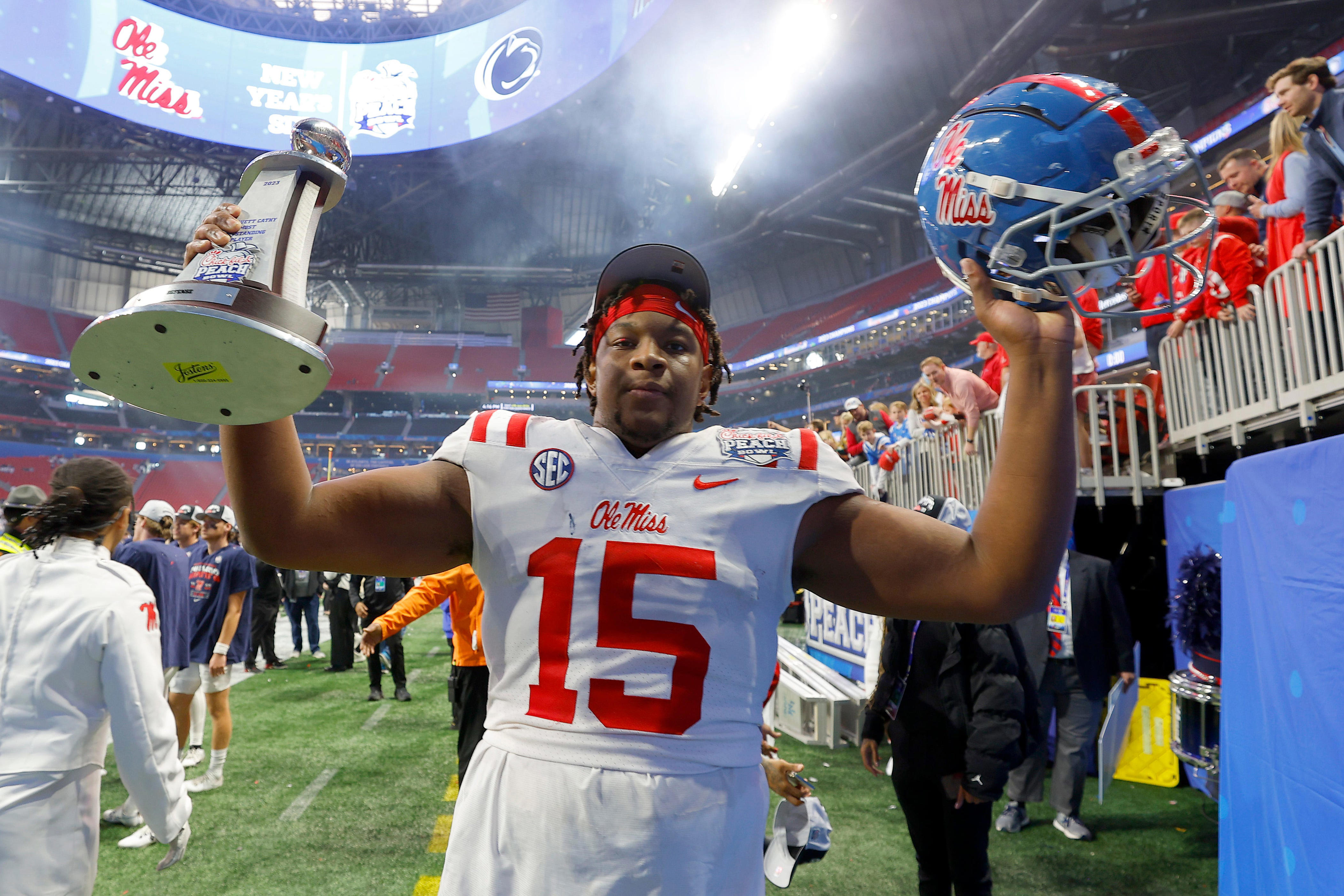 Jared Ivey makes Seahawks 53-man roster as a good fit on interior ...