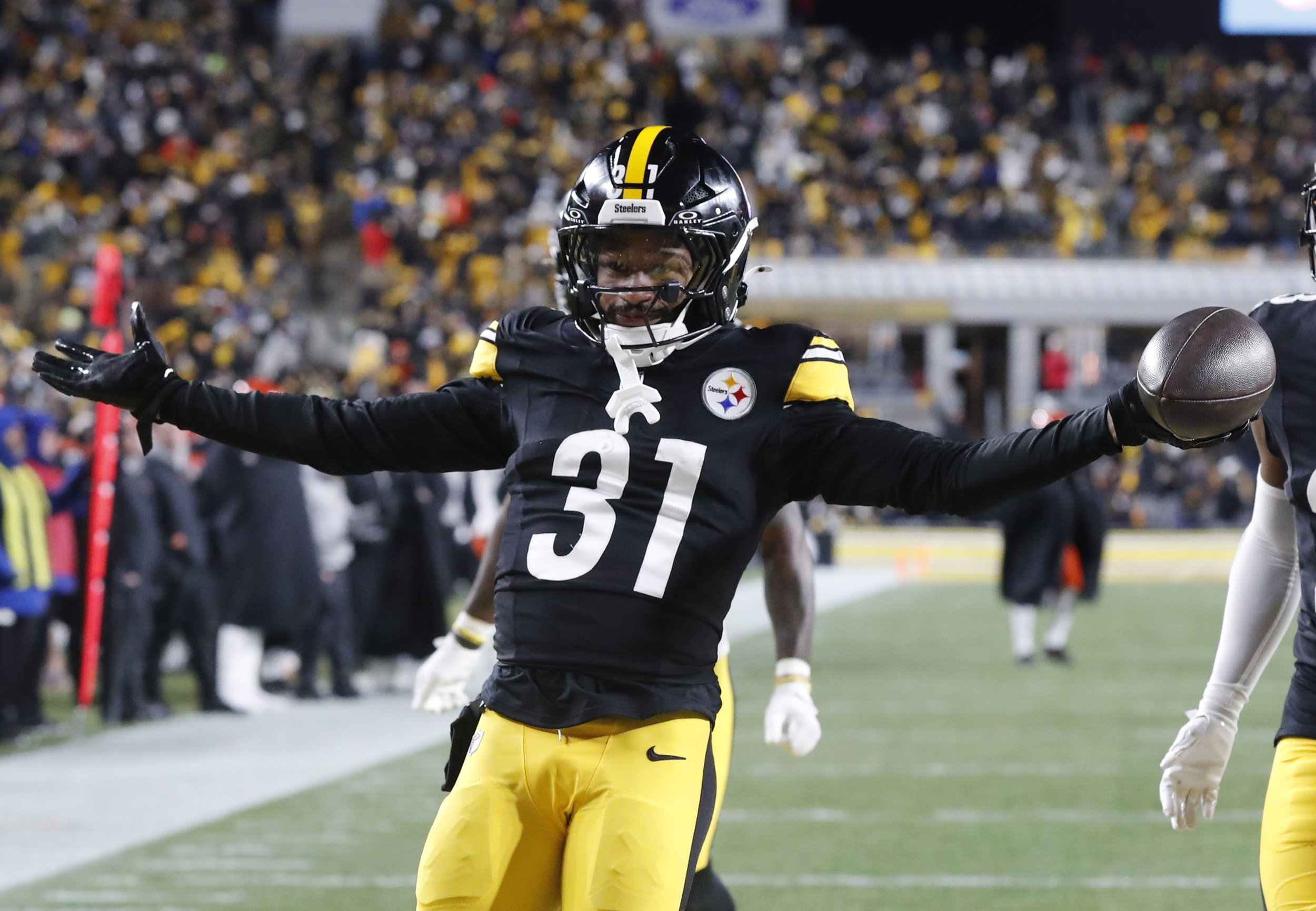 Steelers bringing back fan-favorite CB after release sparked outrage