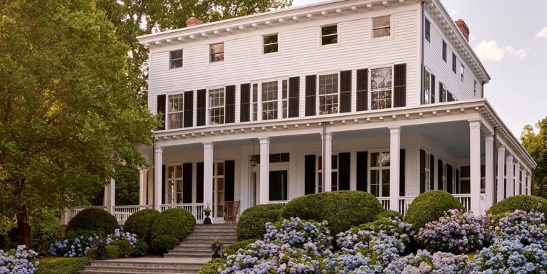 6 Curb Appeal Trends That'll Dominate in 2026, According to Top Designers